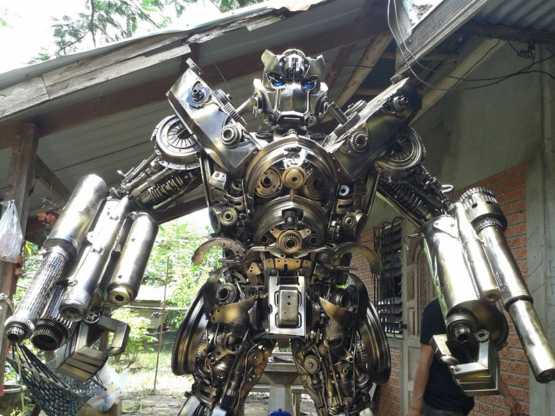 20 ft Transformers Made from Old Car Parts » TwistedSifter