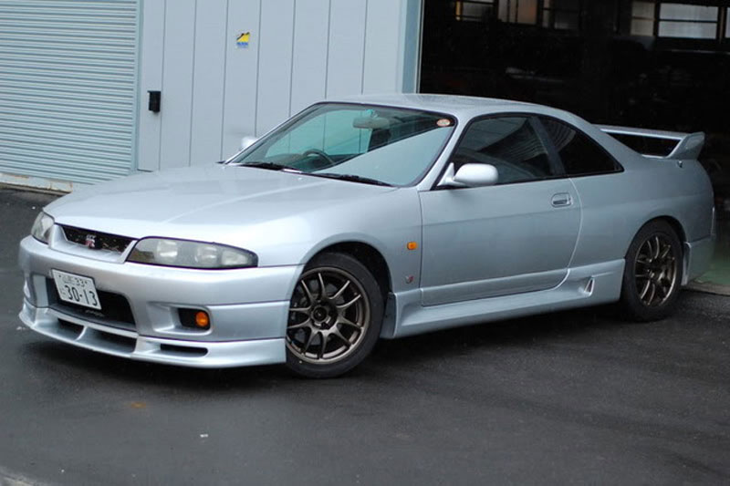 Artist Uses Sharpie to Give Nissan Skyline GTR One of a Kind Paint Job ...