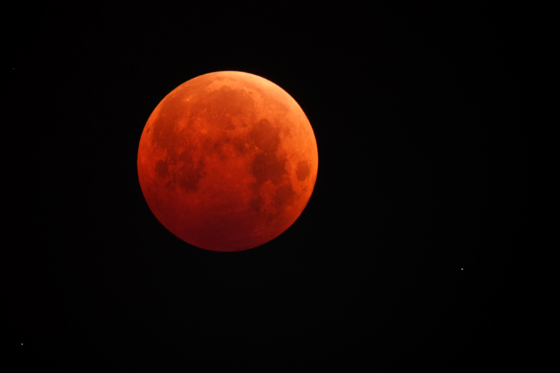 5 Brilliant Captures of the October 8 'Blood Moon' - TwistedSifter