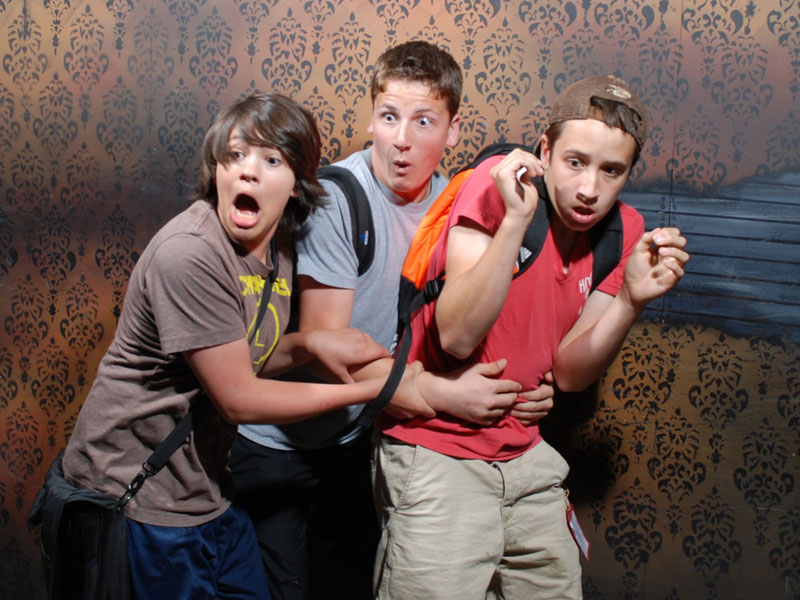 60 People that Will Never Forget this Haunted House - TwistedSifter
