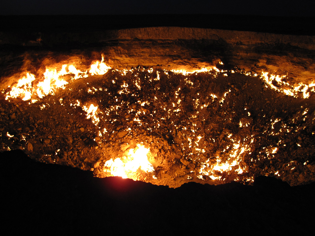 There's a 225 ft Gas Crater in Turkmenistan That's Been Burning Since ...