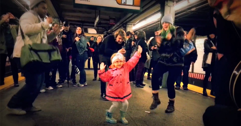 Little Girl Dances Like Nobody’s Watching on a Subway Platform in NYC ...