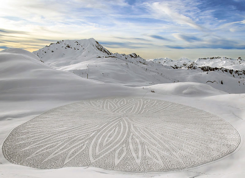 Artist Uses Compass, String and Measuring Tape to Create Amazing ...