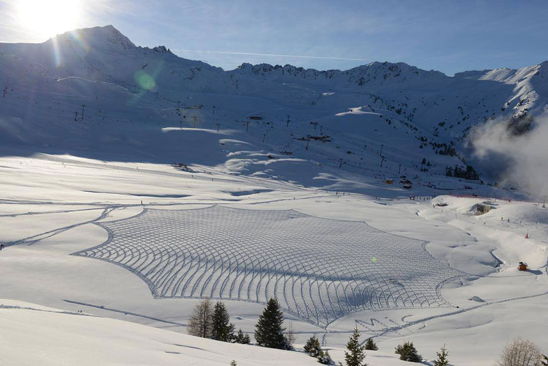 Artist Uses Compass, String and Measuring Tape to Create Amazing ...