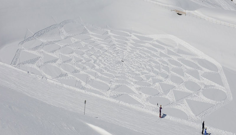 Artist Uses Compass, String and Measuring Tape to Create Amazing ...