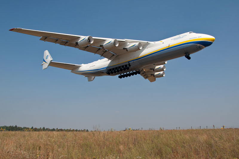 The Largest Airplane Ever Built » TwistedSifter