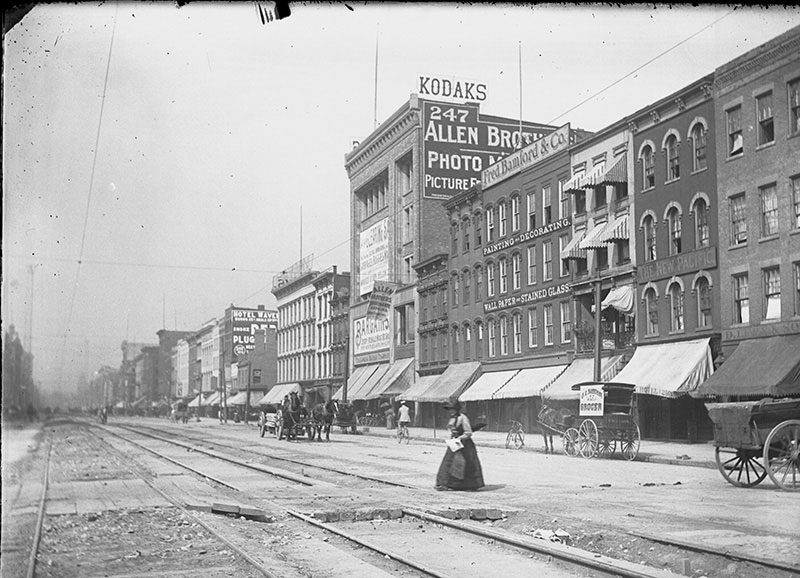Historic Photos of Detroit and their Modern Day Equivalent - TwistedSifter