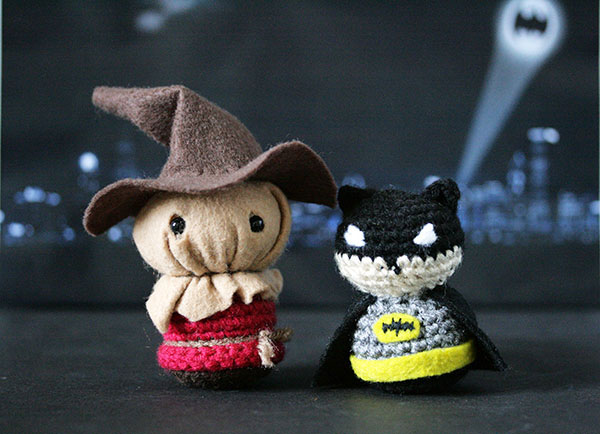 Artist Hides Mini Crochet Characters for People to Find at Comic-Con ...