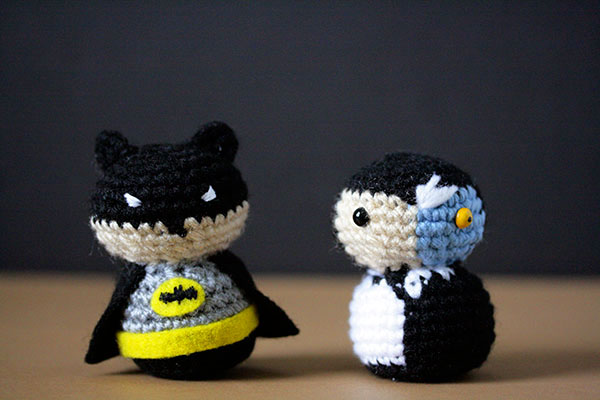 Artist Hides Mini Crochet Characters for People to Find at Comic-Con ...