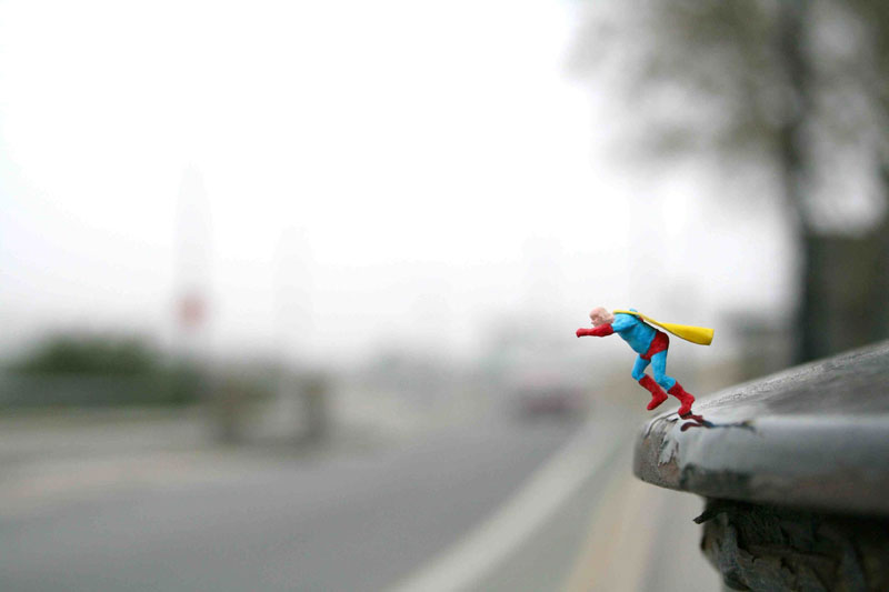 The Little People Project by Slinkachu (22 Photos) » TwistedSifter