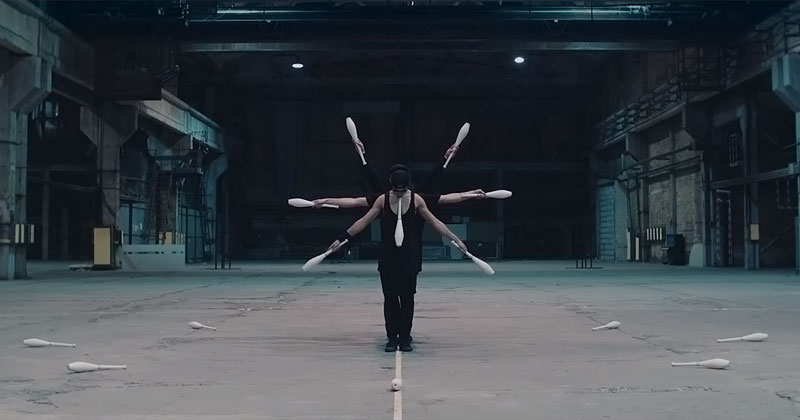 This Synchronized Juggling Routine is Awesome » TwistedSifter