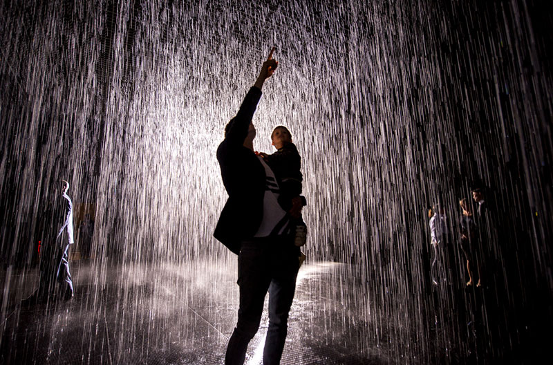 This Art Exhibit Lets You Walk Through Rain Without Getting Wet ...