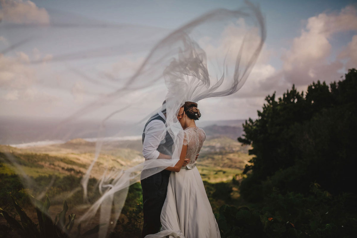 25 Highlights from the Best Wedding Photos of 2015 - TwistedSifter
