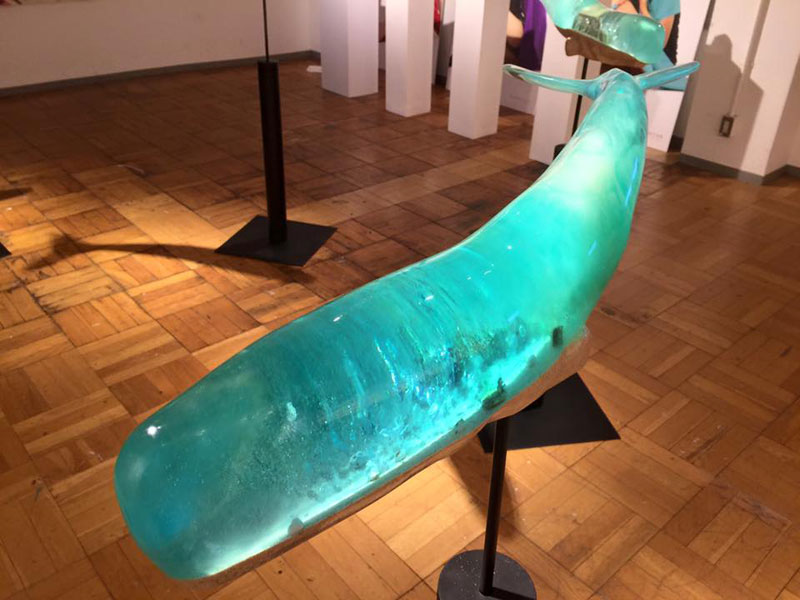 Translucent Whale Sculptures That Show the Ocean Life Within ...
