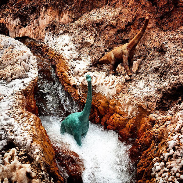 Artist Uses Toy Dinosaurs to Add a Creative Twist to his Travel Photos ...