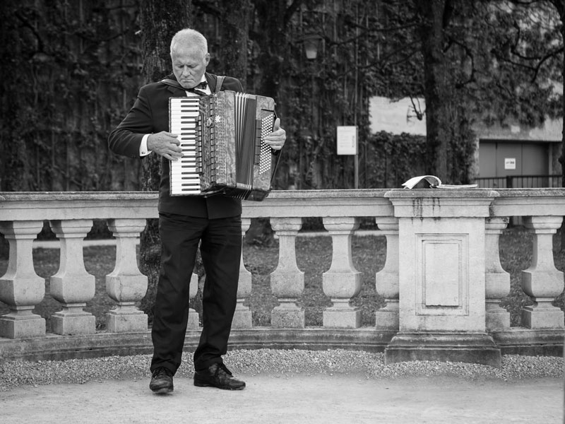 23 Awesome Tips From a Professional Street Photographer - TwistedSifter