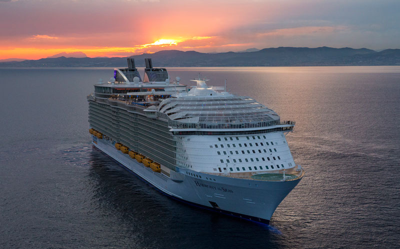 Onboard the World's Largest Passenger Ship (25 Photos) - TwistedSifter