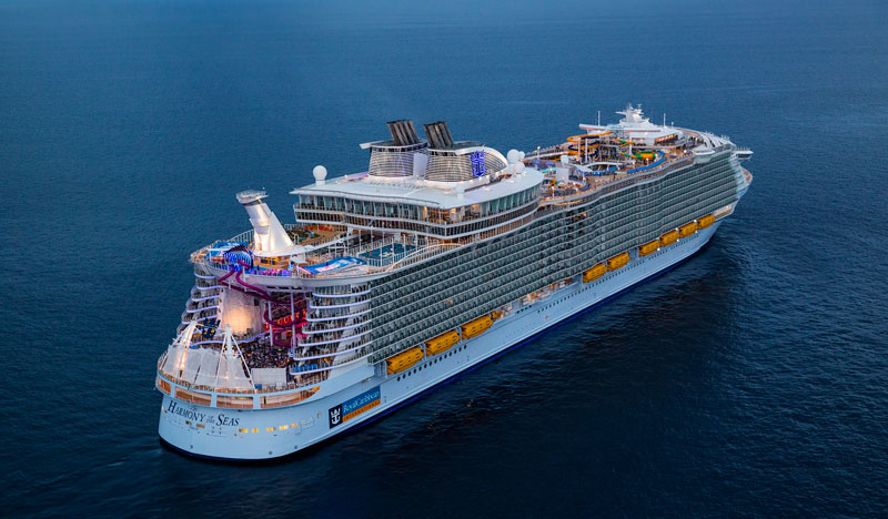 Onboard the World’s Largest Passenger Ship (25 Photos) » TwistedSifter