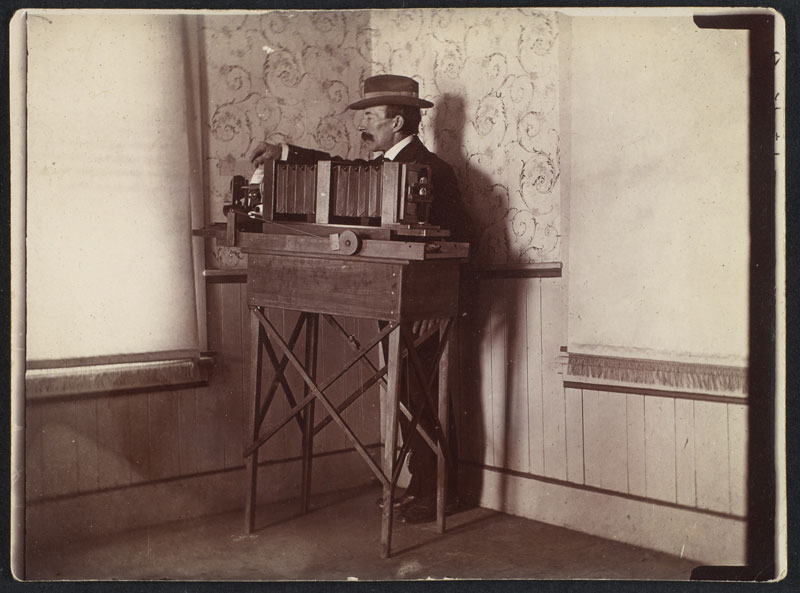 In 1885 Wilson Bentley Took the First Ever Photographs of Snowflakes ...