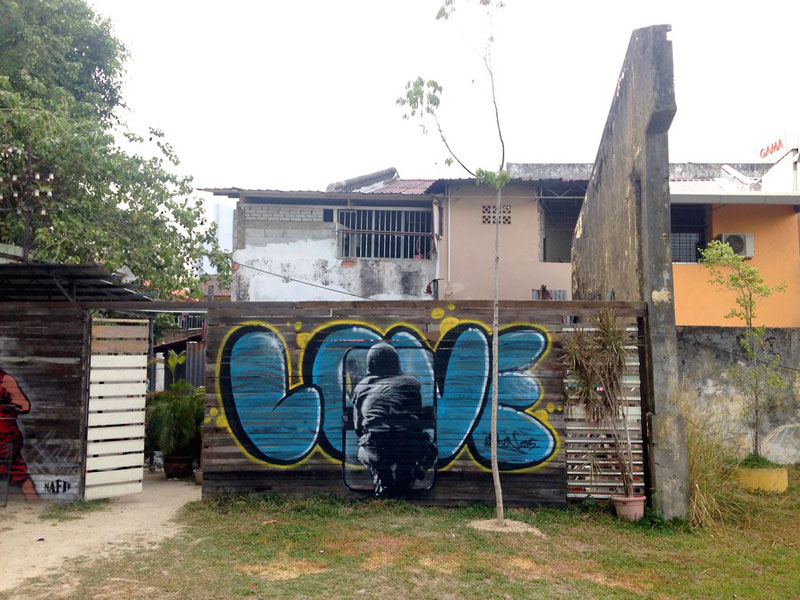 Artist Incorporates Grayscale Characters Into His Colorful Murals ...