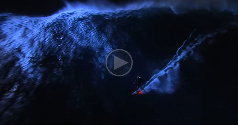 Surfing Jaws at Night Looks as Crazy as it Sounds - TwistedSifter