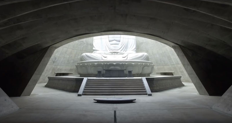 The Hidden Buddha Surrounded by a Hill of 150,000 Lavenders - TwistedSifter