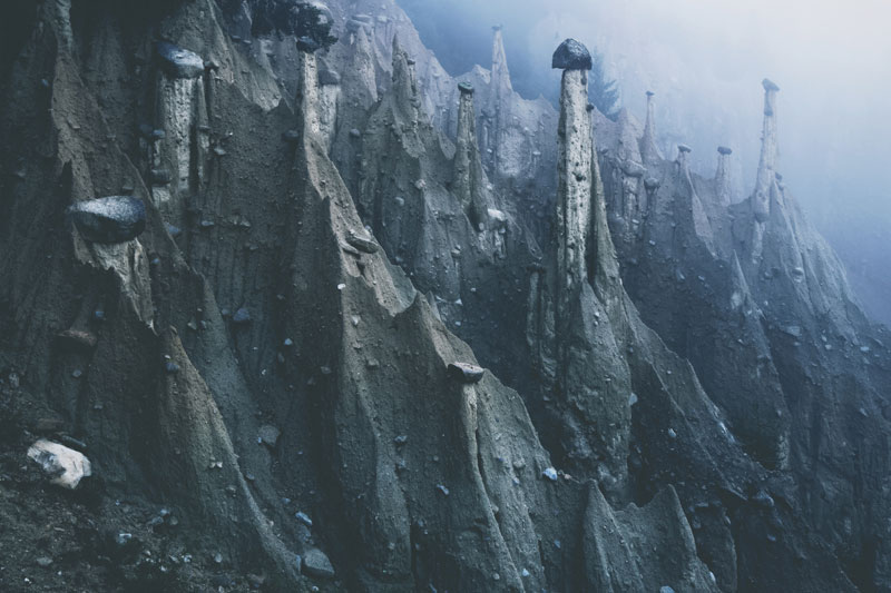 The Earth Pyramids of Italy: Where Boulders Perch Atop Pillars of Clay ...