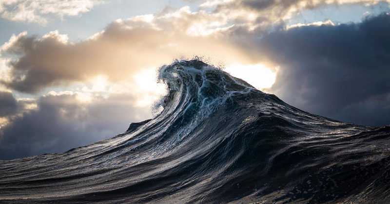 Guy Turns Ray Collins Wave Photos Into Cinemagraphs and They’re ...