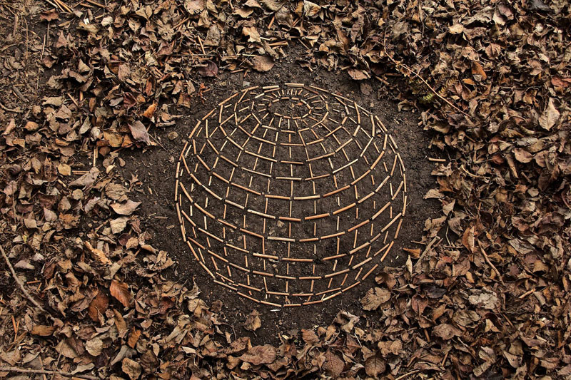 Artist Arranges Natural Objects Into Ephemeral Patterns and Designs ...