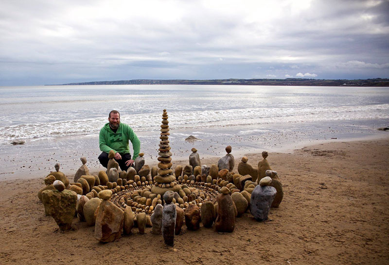 Artist Arranges Natural Objects Into Ephemeral Patterns and Designs ...