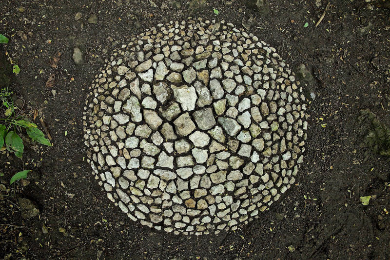 Artist Arranges Natural Objects Into Ephemeral Patterns and Designs ...