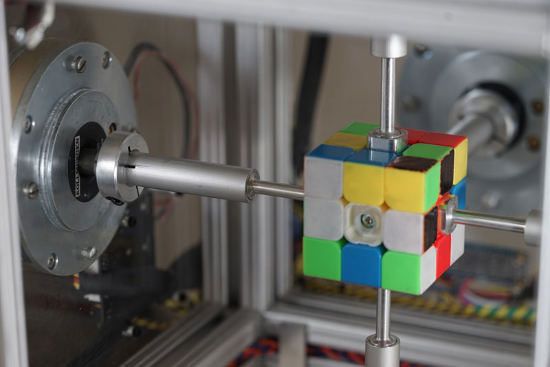 This Machine Just Solved a Rubik’s Cube in 0.38 Seconds » TwistedSifter