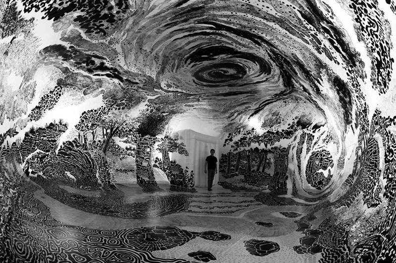 Artist Uses 120 Sharpies to Create Giant 360 Drawing Inside Inflatable ...