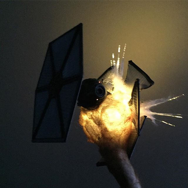 ‘Exploding’ Model Star Wars Ships Using Cotton Balls and LEDs ...