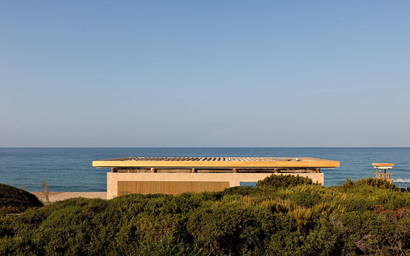 Check Out What Happens When the Wind Hits the Ceiling of this Beach Bar ...