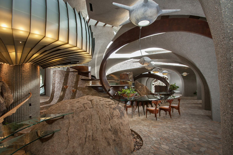 This Organic Desert House in Joshua Tree, CA is at One With Its ...
