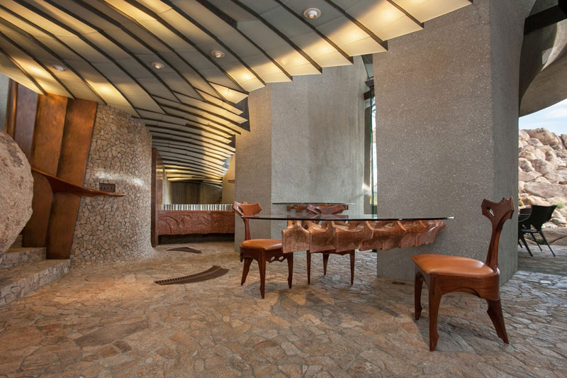 This Organic Desert House in Joshua Tree, CA is at One With Its ...