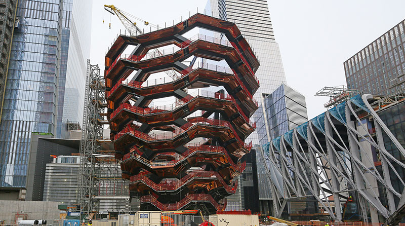 New York’s Touristy New Public Space is a Giant Endless Staircase ...