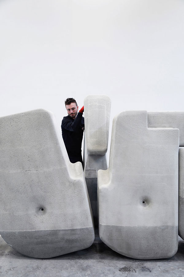 Moving Giant Concrete Blocks With Just Your Hands - TwistedSifter