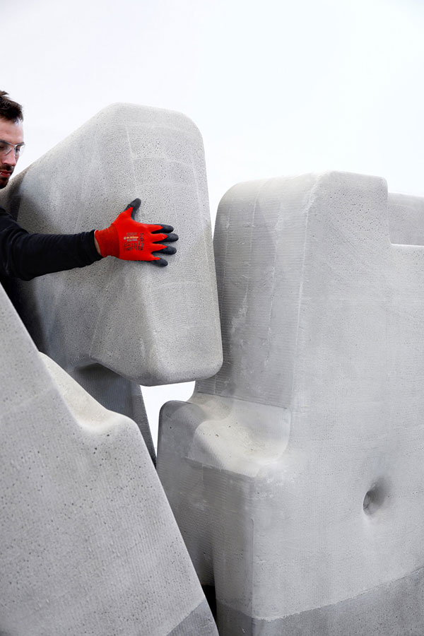Moving Giant Concrete Blocks With Just Your Hands - TwistedSifter