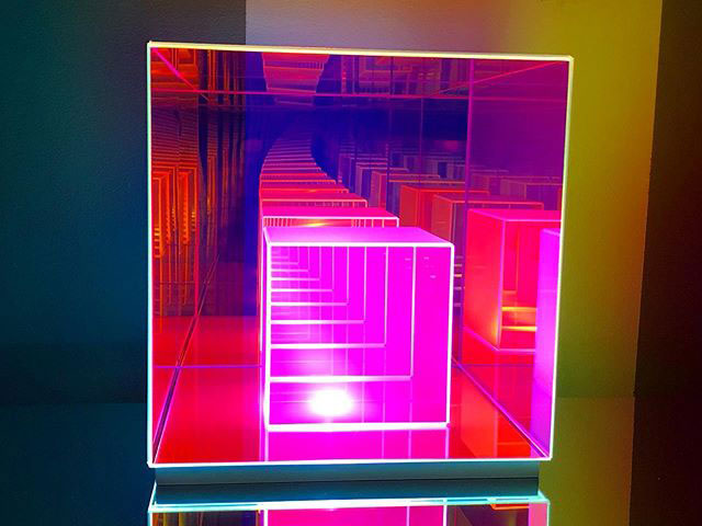 These Infinity Cube Lamps are Incredible (15 Photos) » TwistedSifter