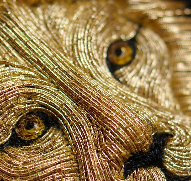 Stunning Animals Embroidered by Hand Using Colored and Metallic Thread ...