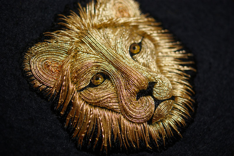 Stunning Animals Embroidered by Hand Using Colored and Metallic Thread ...