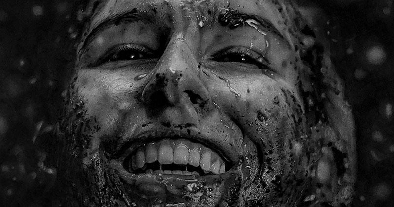 These Hyperrealistic Charcoal Portraits by Dylan Eakin are Incredible ...