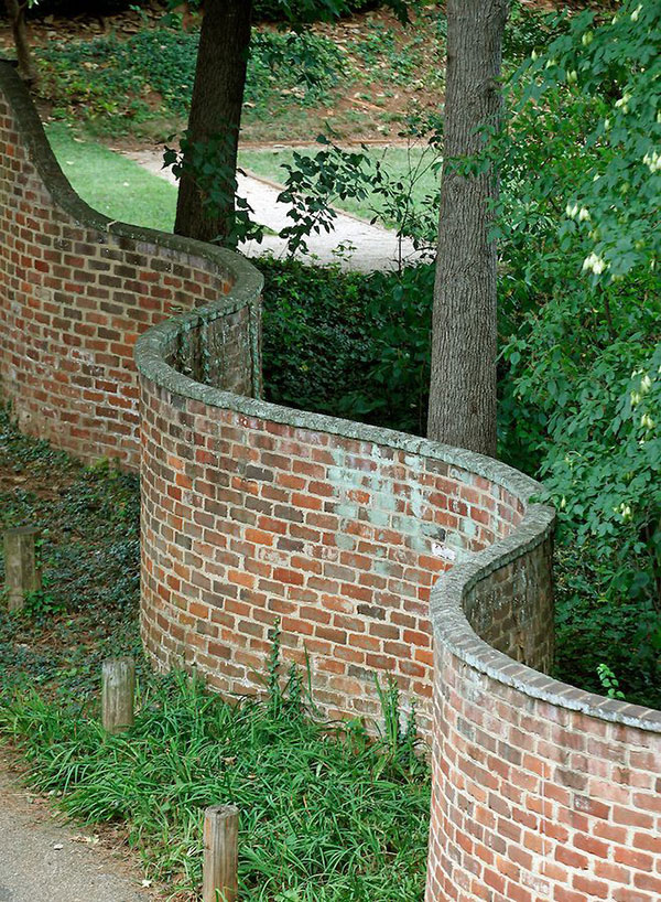 Popularized in England, These Wavy Walls Actually Use Fewer Bricks Than ...