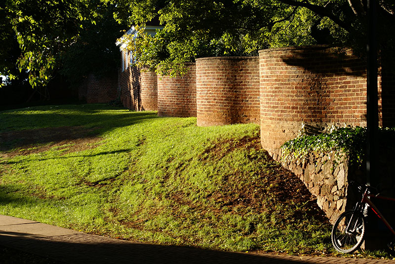 Popularized in England, These Wavy Walls Actually Use Fewer Bricks Than ...