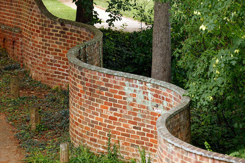 Popularized in England, These Wavy Walls Actually Use Fewer Bricks Than ...