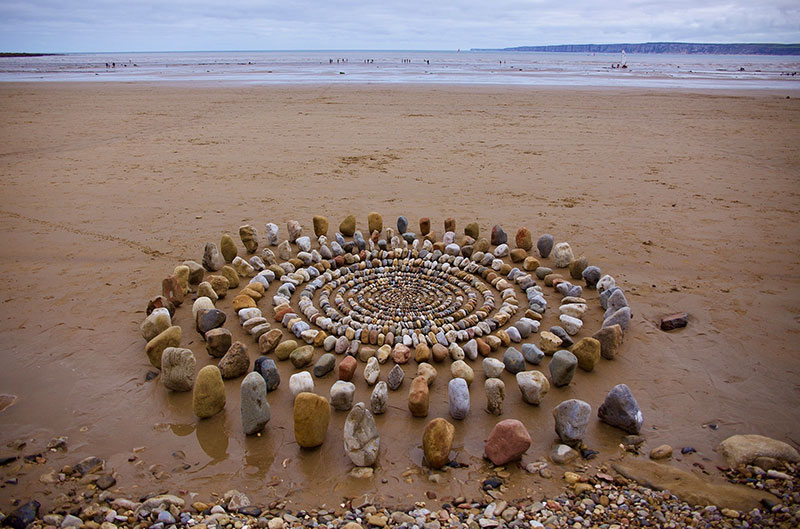 James Brunt Uses Fall Foliage to Create Temporary Works of Earth Art ...