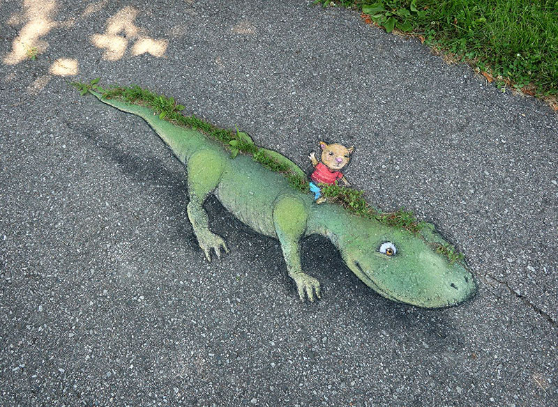 David Zinn Draws Tiny Chalk Art Throughout Ann Arbor and Its the Best ...