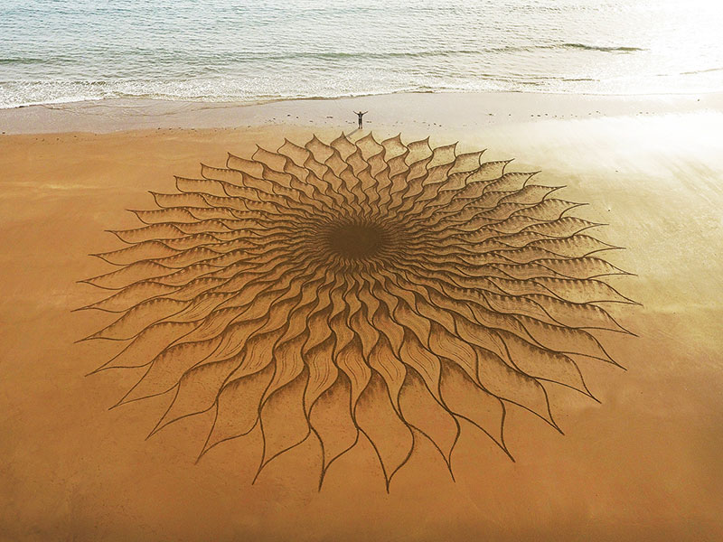 Amazing Beach and Stone Art by Jon Foreman - TwistedSifter